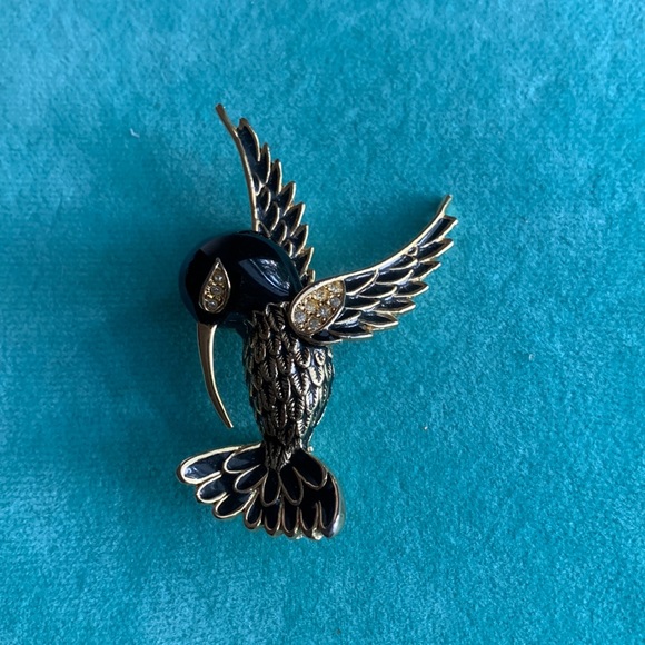 Jewelry | Vintage Beautiful Gold Tone Enameled Flying Bird Pin Brooch ...